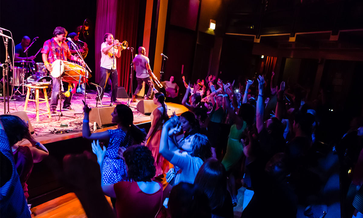 Gary & Laura Maurer Concert Hall | Old Town School of Folk Music