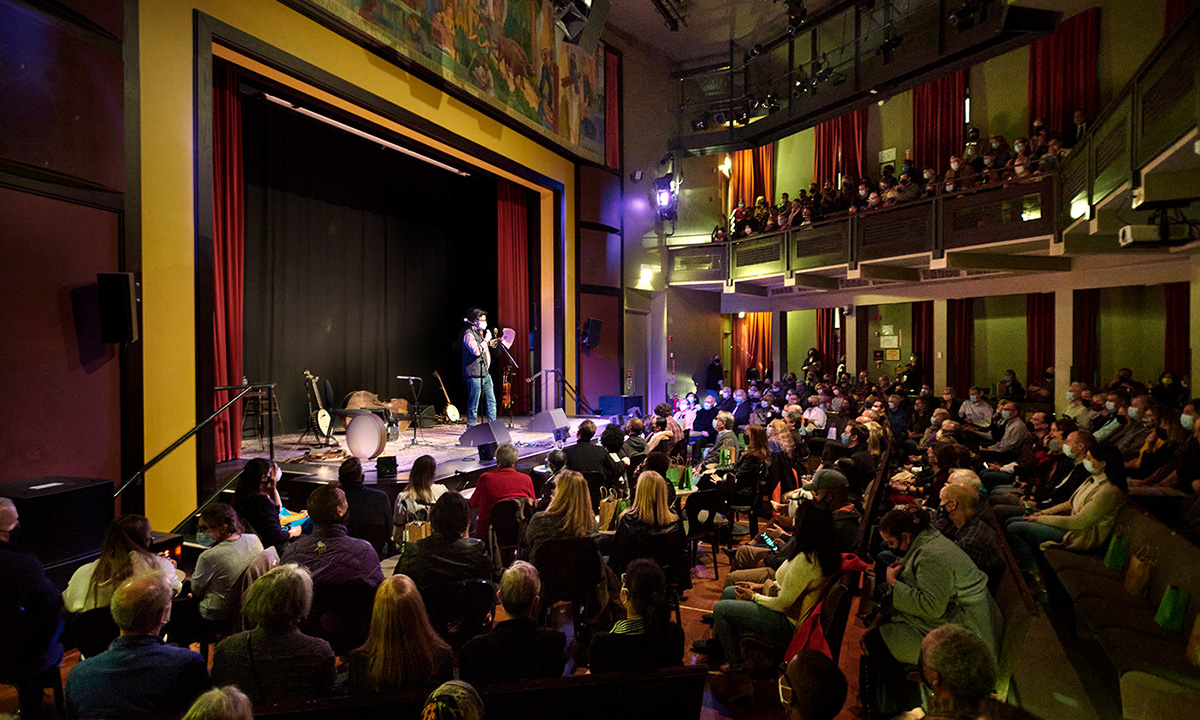Gary & Laura Maurer Concert Hall | Old Town School of Folk Music